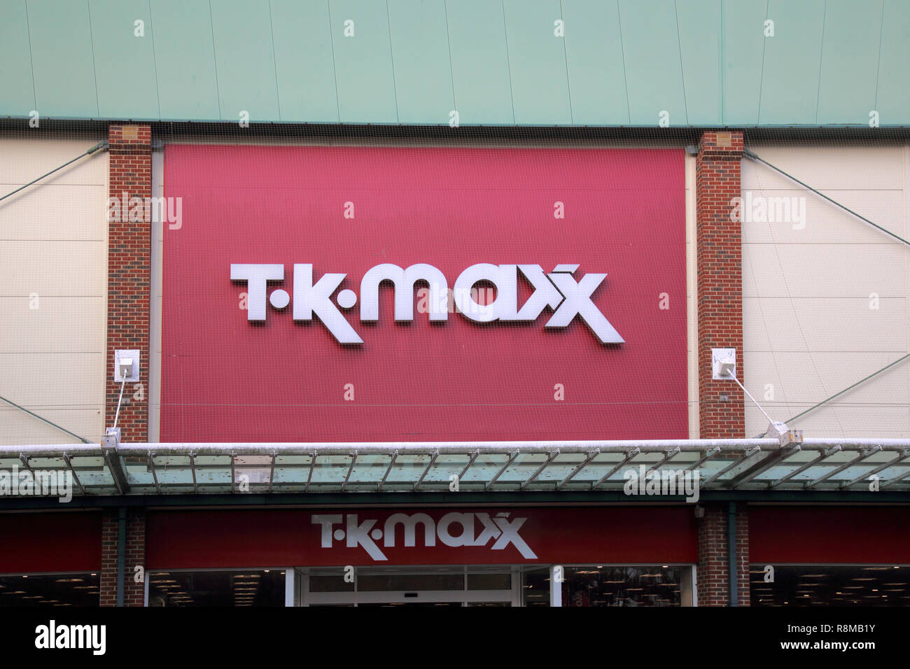 Tk Maxx Logo Stock Photos & Tk Maxx Logo Stock Images - Alamy