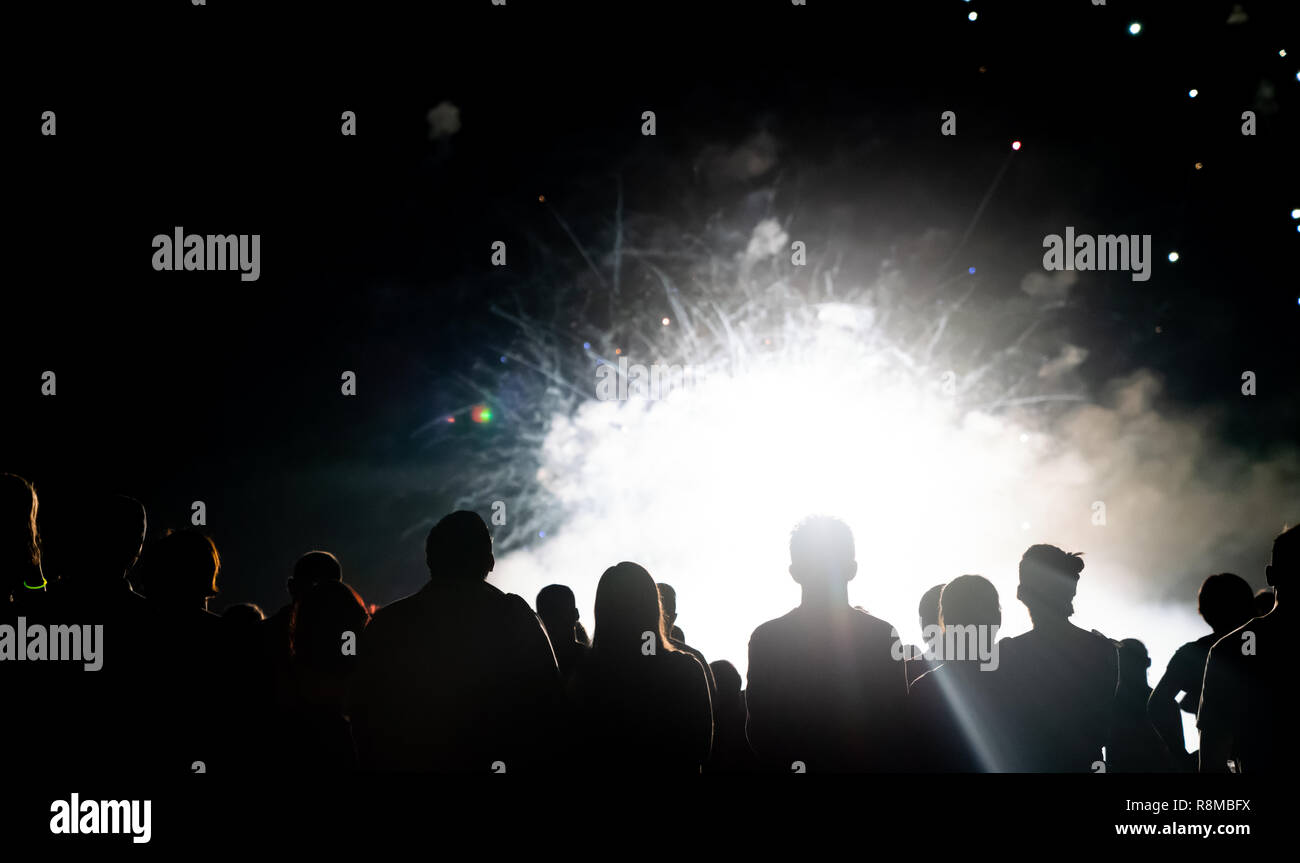 Crowd celebrating night hi-res stock photography and images - Alamy