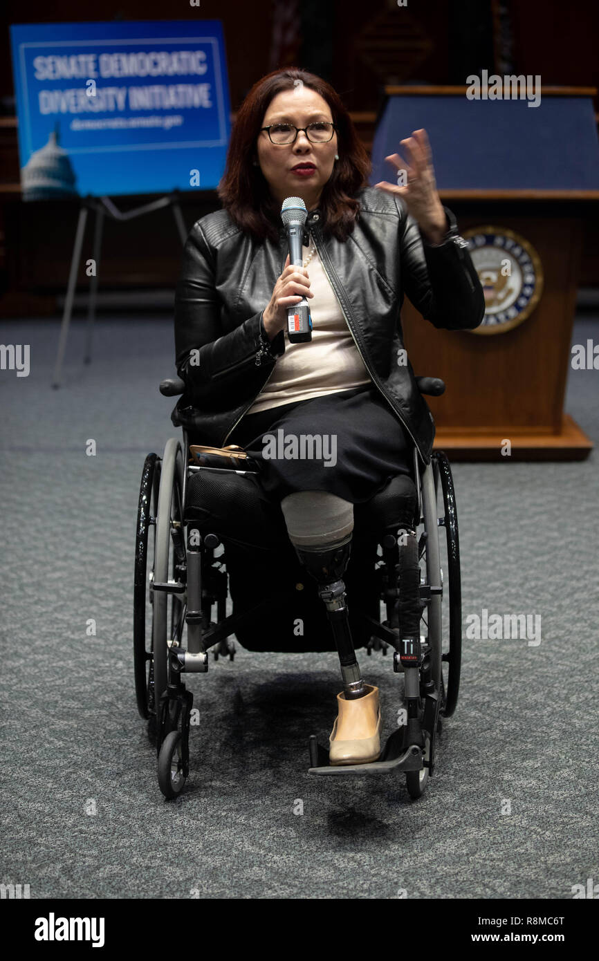 Tammy duckworth hi-res stock photography and images - Alamy