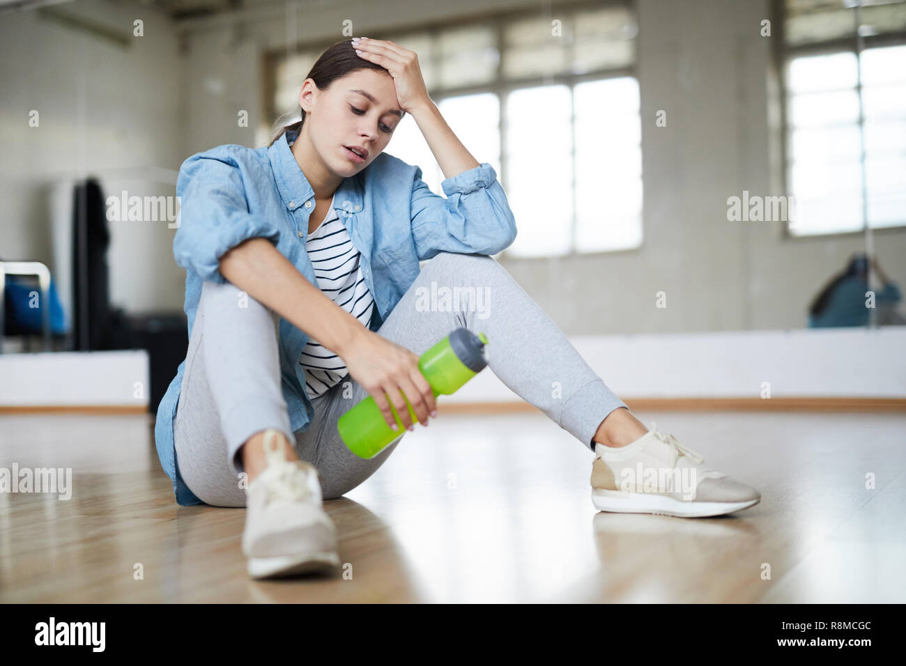 Girl gym hi-res stock photography and images - Alamy