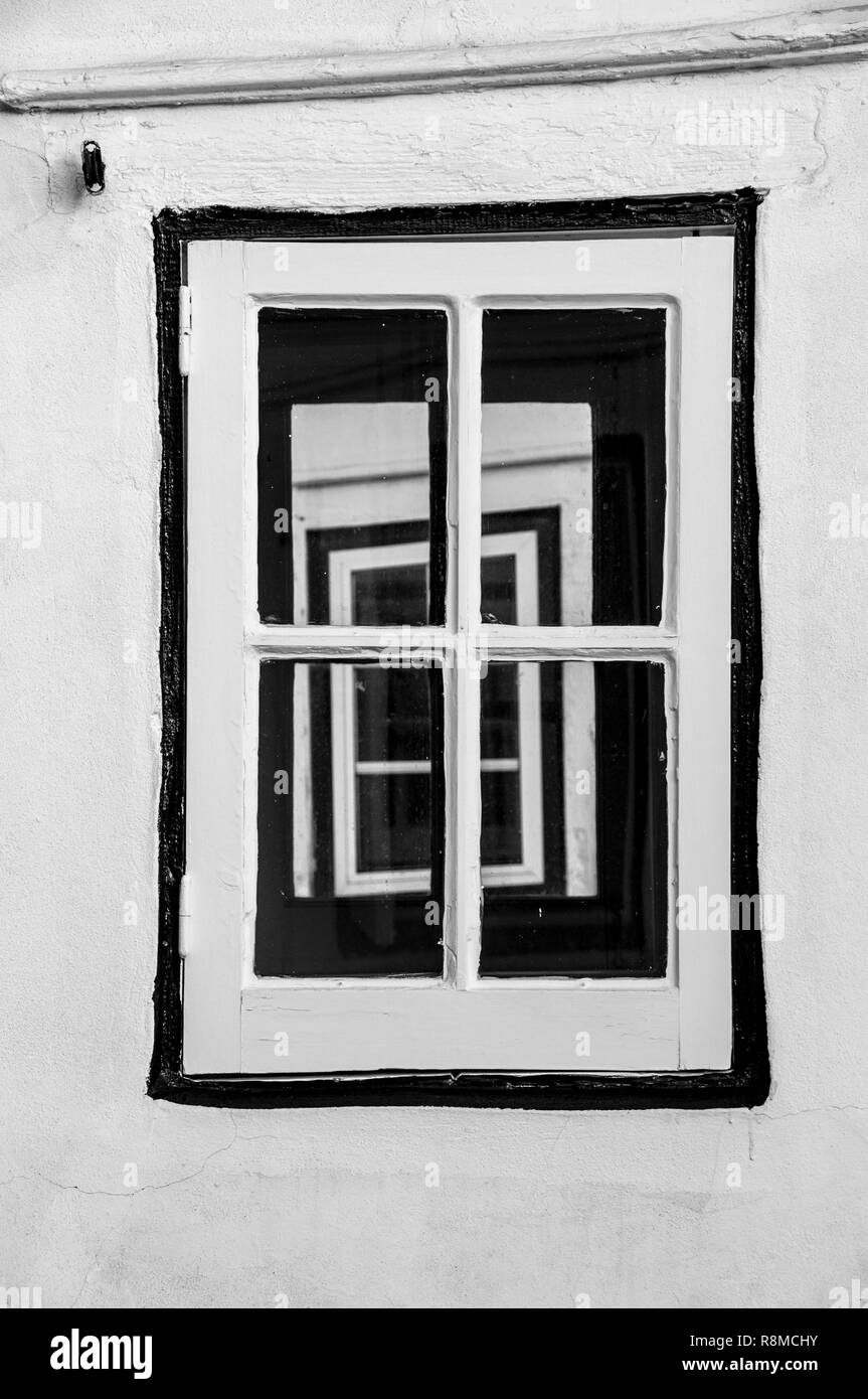 Painting a window frame hi-res stock photography and images - Alamy