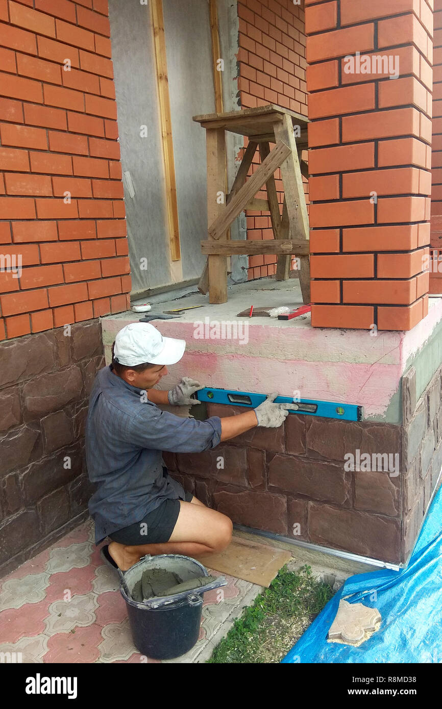 They check condition stone hi-res stock photography and images - Alamy