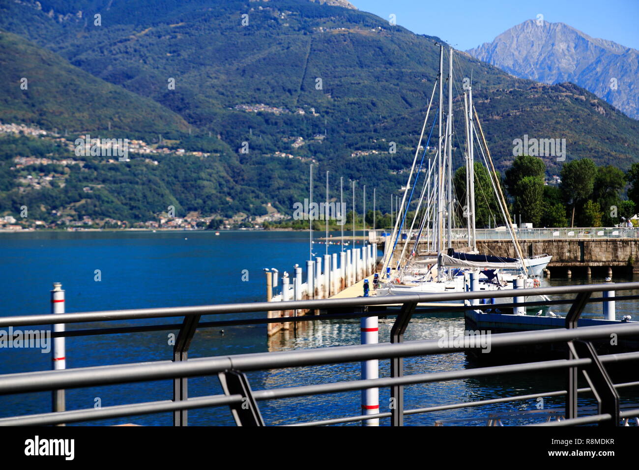 Segelboote, Schiffe, im kleinen Hafen von Colico, am Comer See, Italien ...