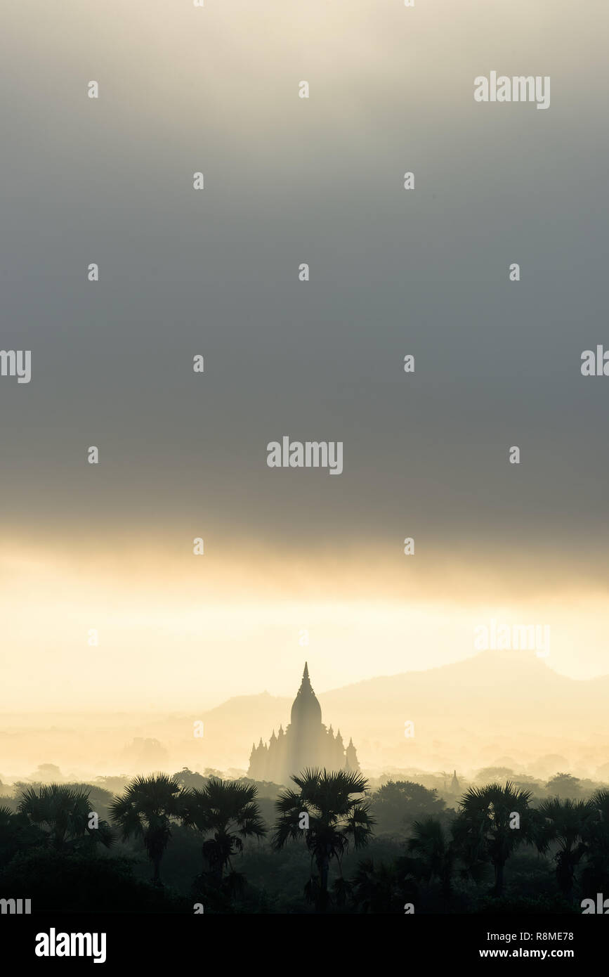 Myanmar village sunrise hi-res stock photography and images - Alamy