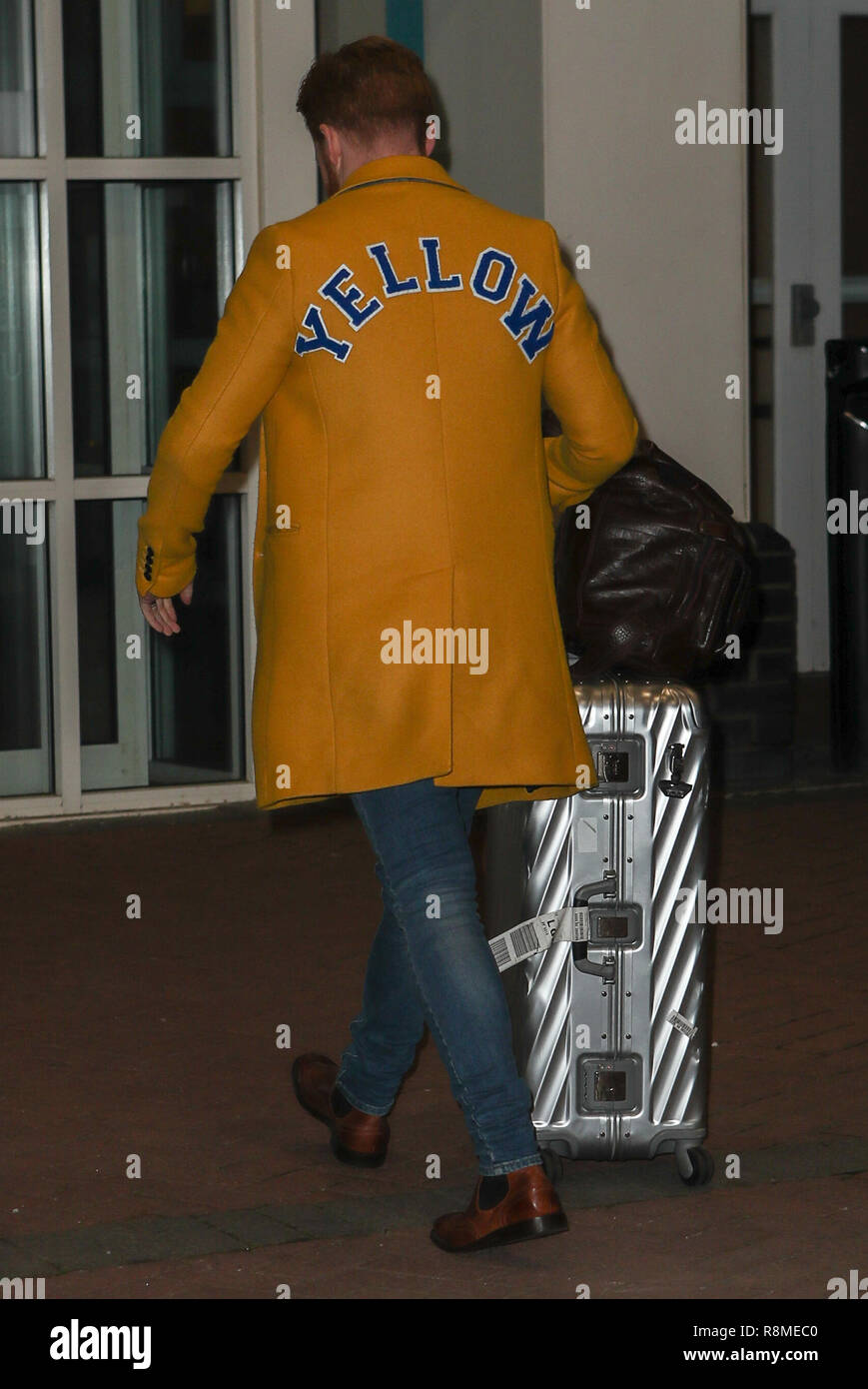 Strictly celebs and professional dancers arrive at their Blackpool ...
