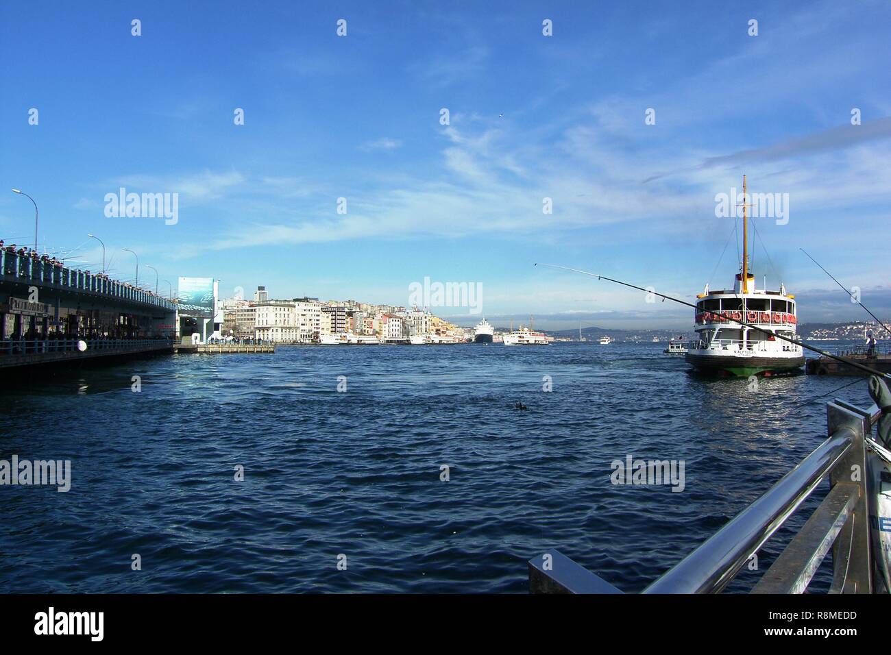 istanbul bosphorus and fishing men Stock Photo - Alamy