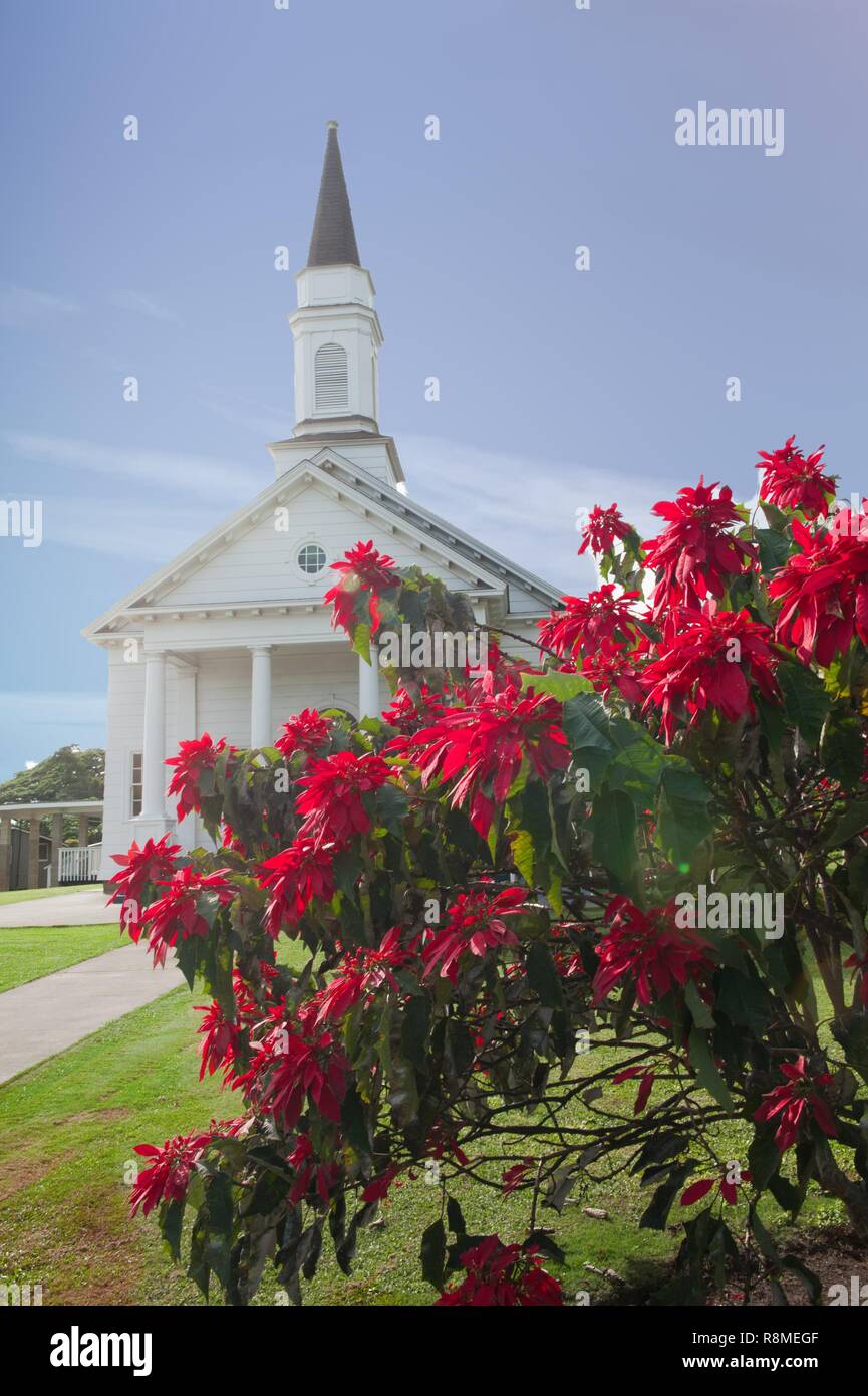 White church with steeple hi-res stock photography and images - Alamy