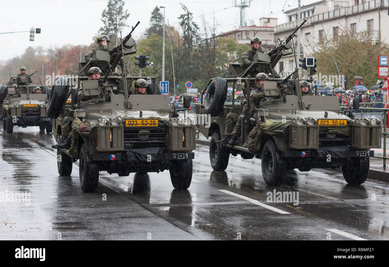 European street, Prague-October 28, 2018: Soldiers of Czech Army are ...