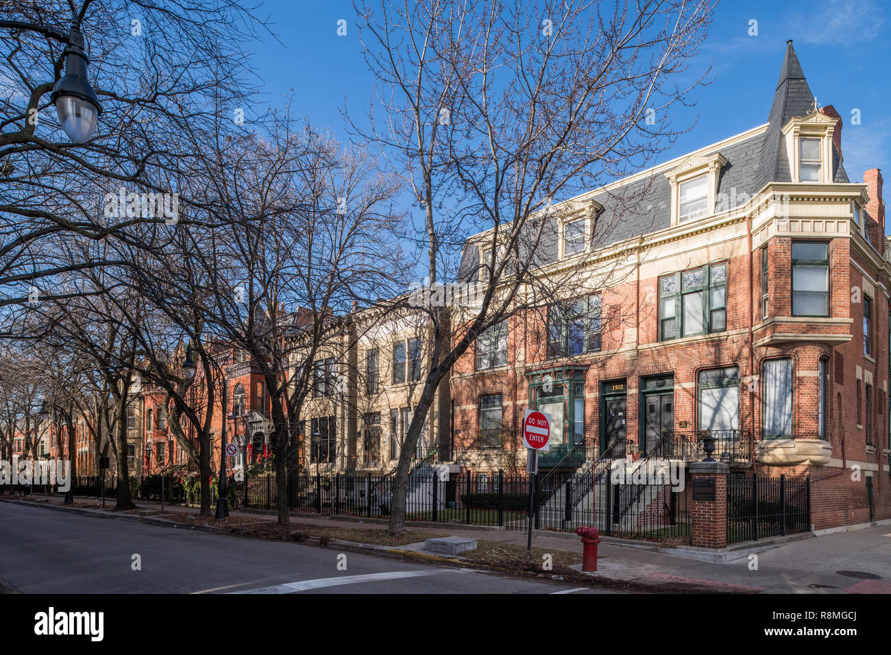 Residential boulevard hi-res stock photography and images - Alamy