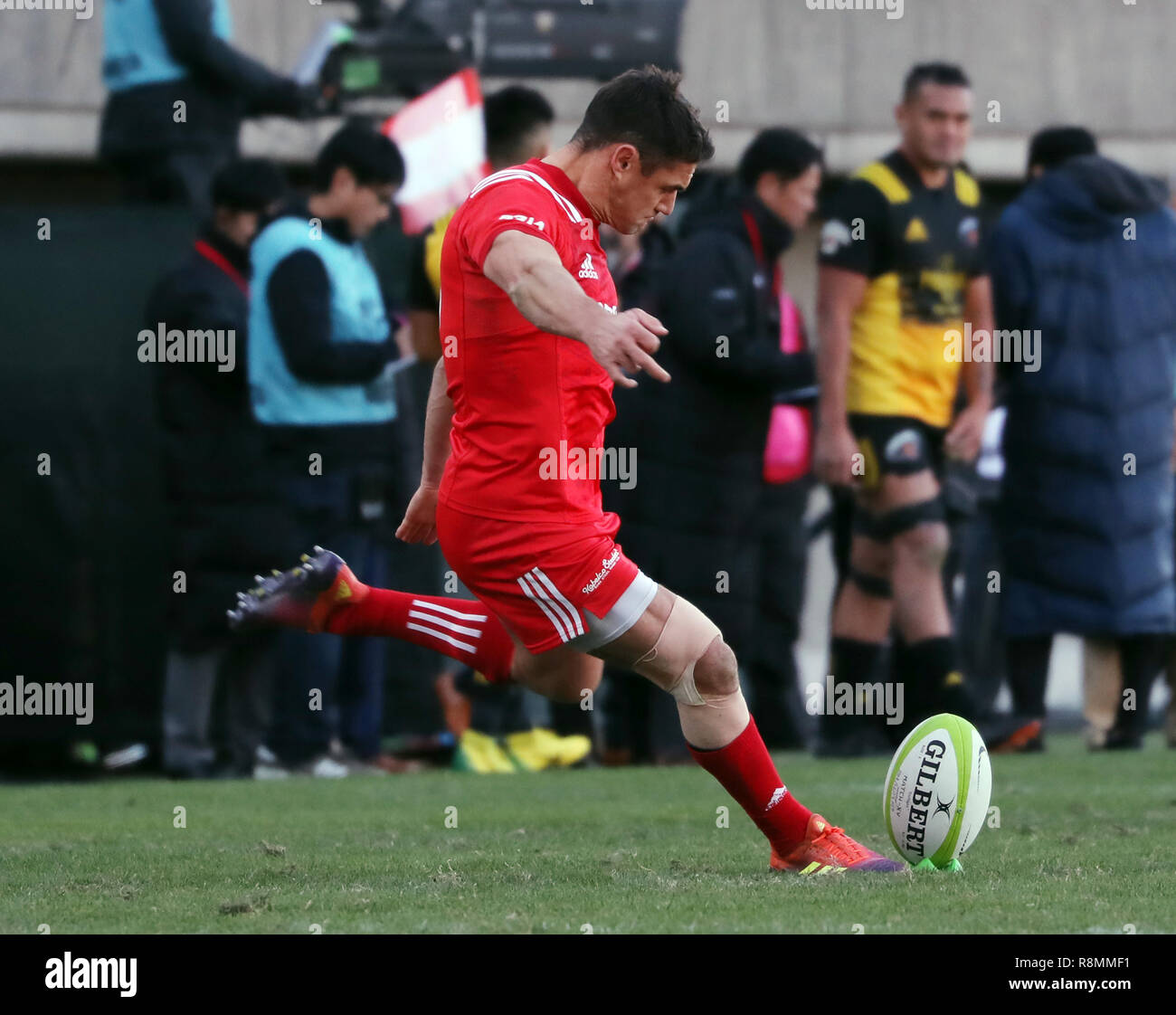 Tokyo, Japan. 15th Dec, 2018. Kobe Steel Kobelco Steelers Dan Carter ...