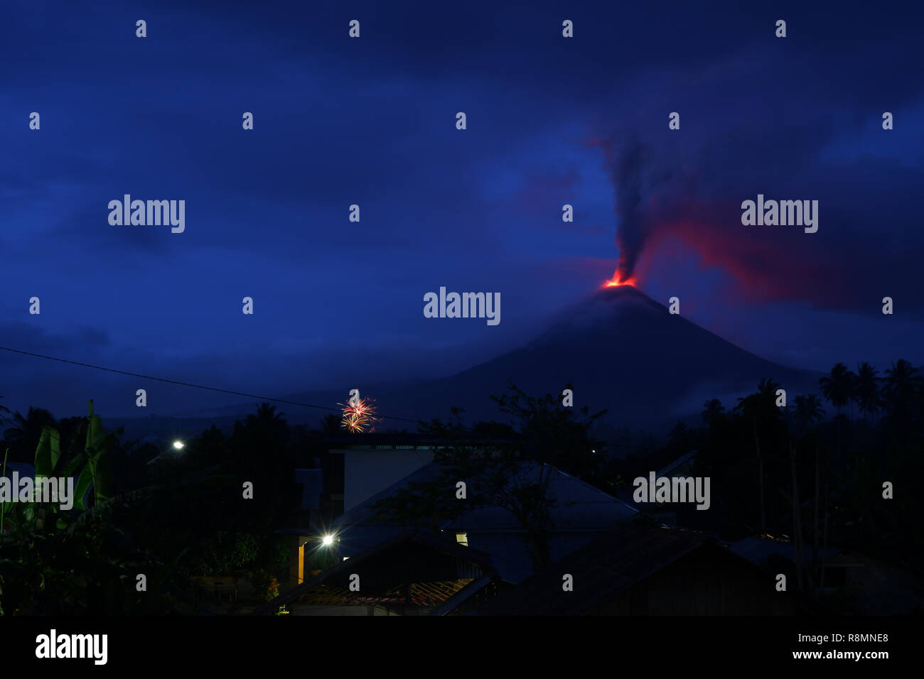 Soputan eruption hi-res stock photography and images - Alamy