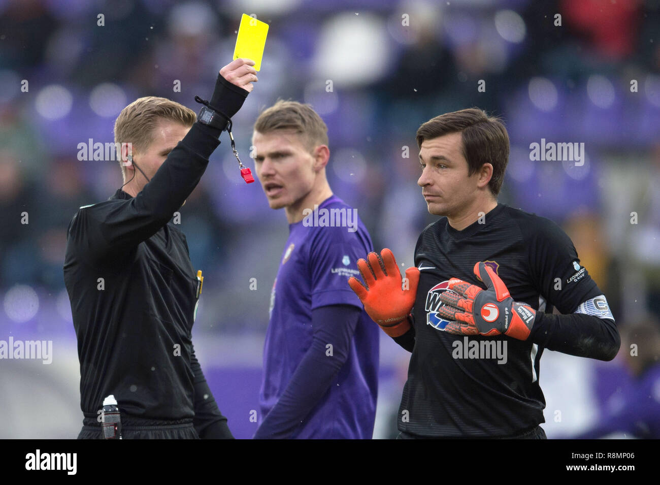 Steve martin referee hi-res stock photography and images - Alamy