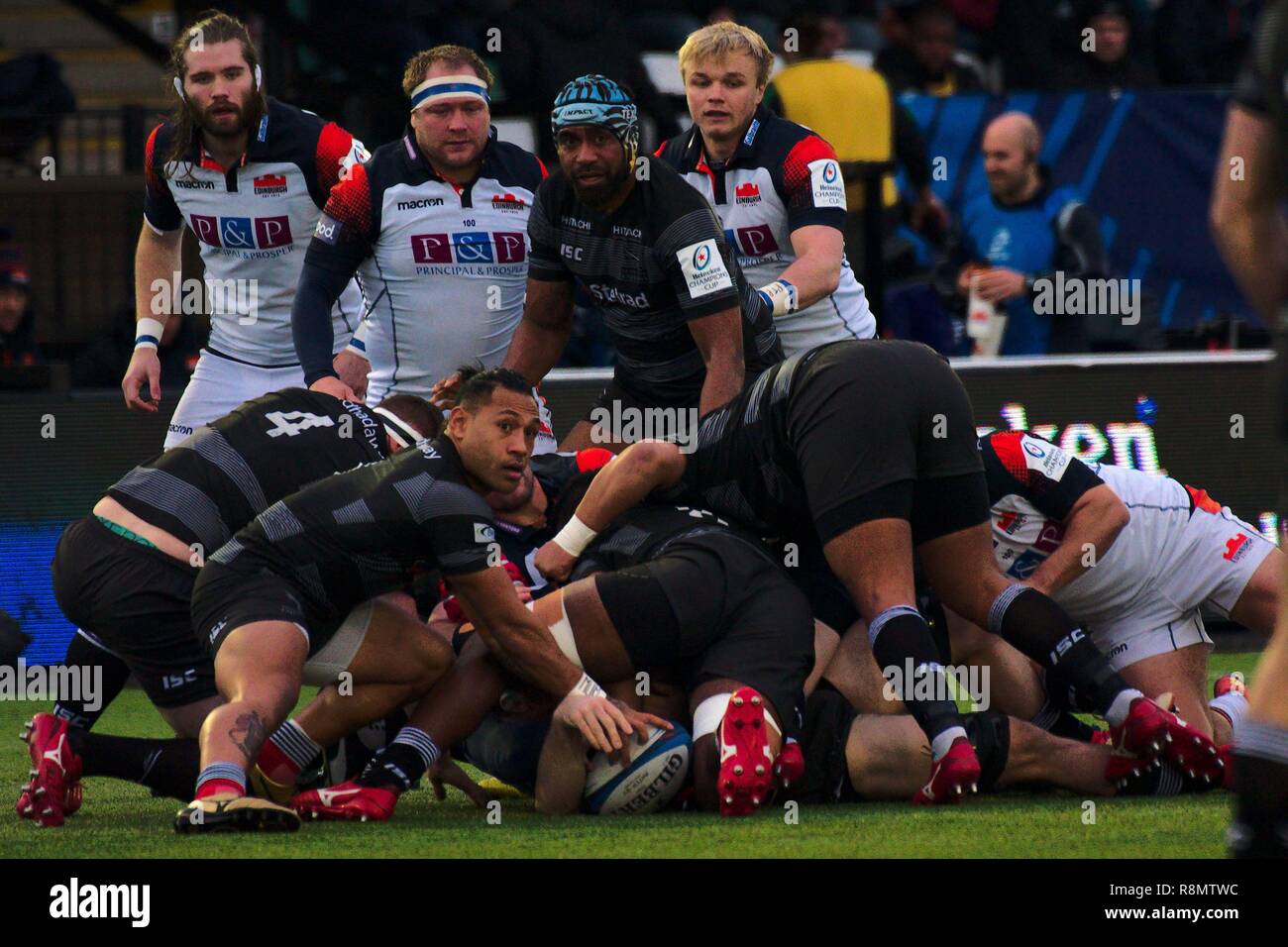 Ruck rugby england 2018 hi-res stock photography and images - Alamy