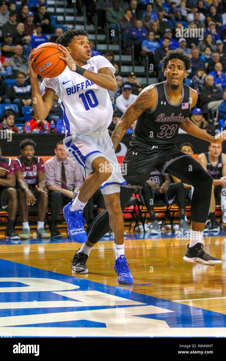 Top half action pass ball hi-res stock photography and images - Alamy