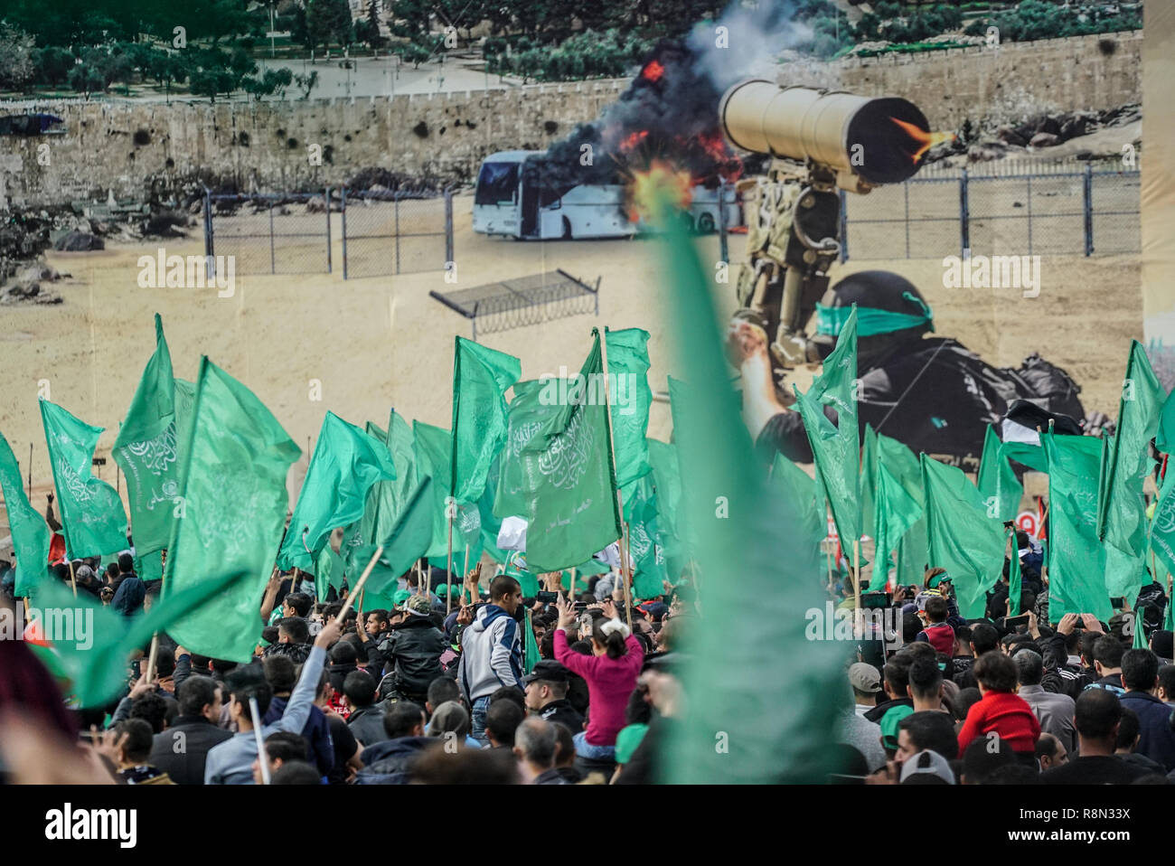 Hamas flags hi-res stock photography and images - Alamy
