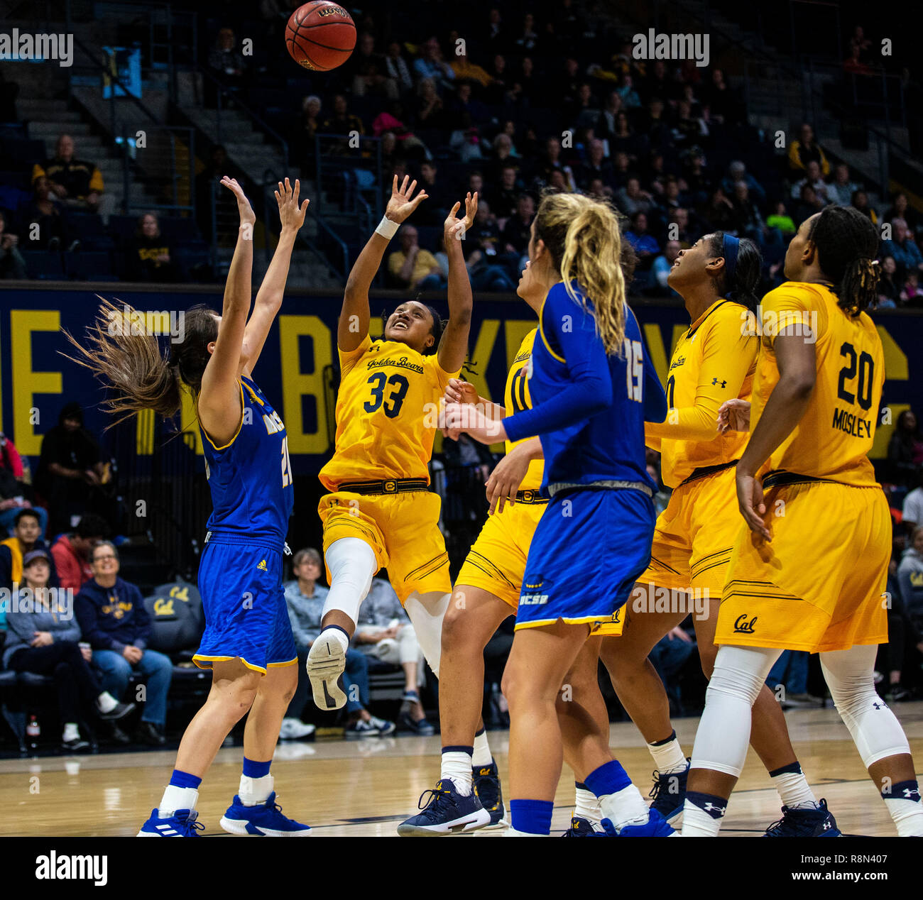 3 points shot womens hi-res stock photography and images - Alamy