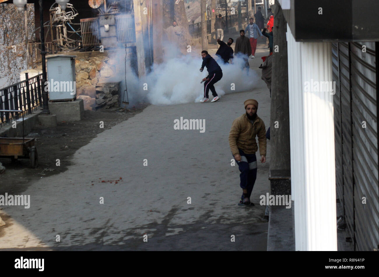 Parts of a gas shell hi-res stock photography and images - Alamy