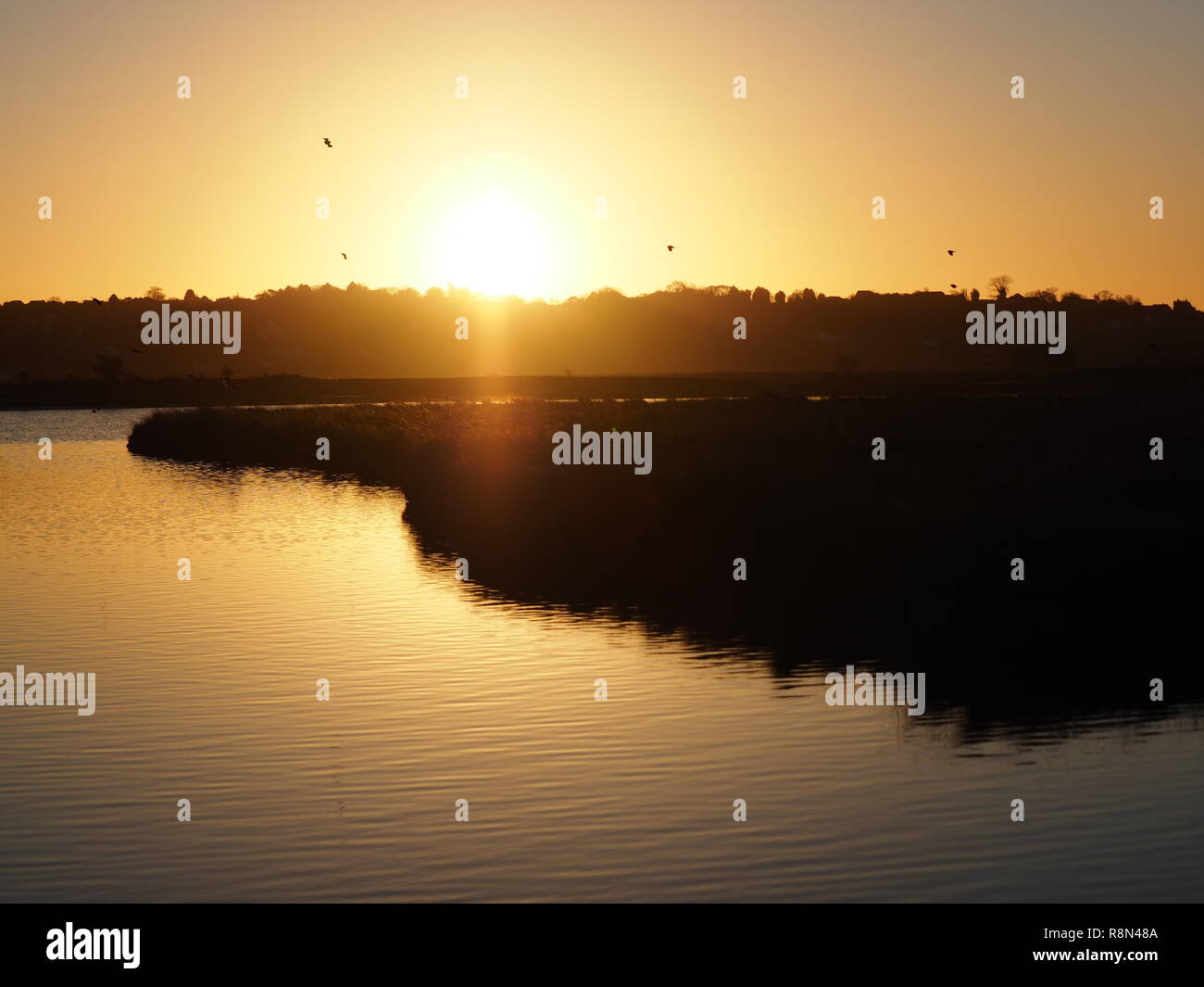 Sheerness, Kent, UK. 17th December, 2018. UK Weather: the sun rises on ...