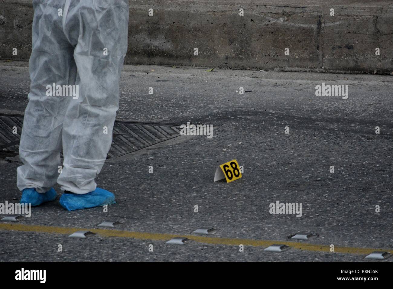 Bomb expert hi-res stock photography and images - Alamy