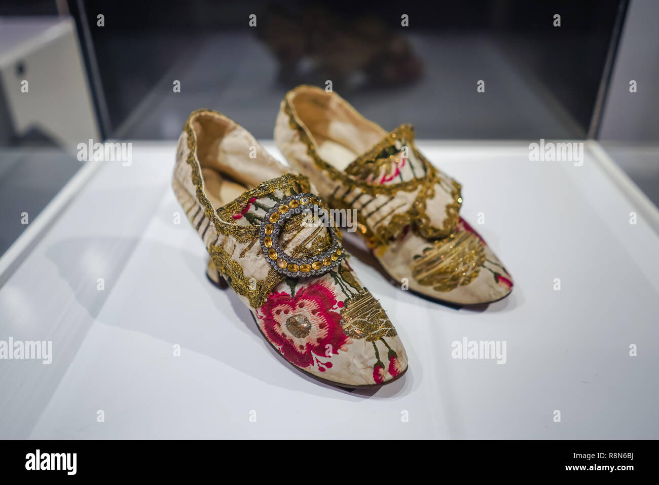 Bizarre silk brocade hi-res stock photography and images - Alamy