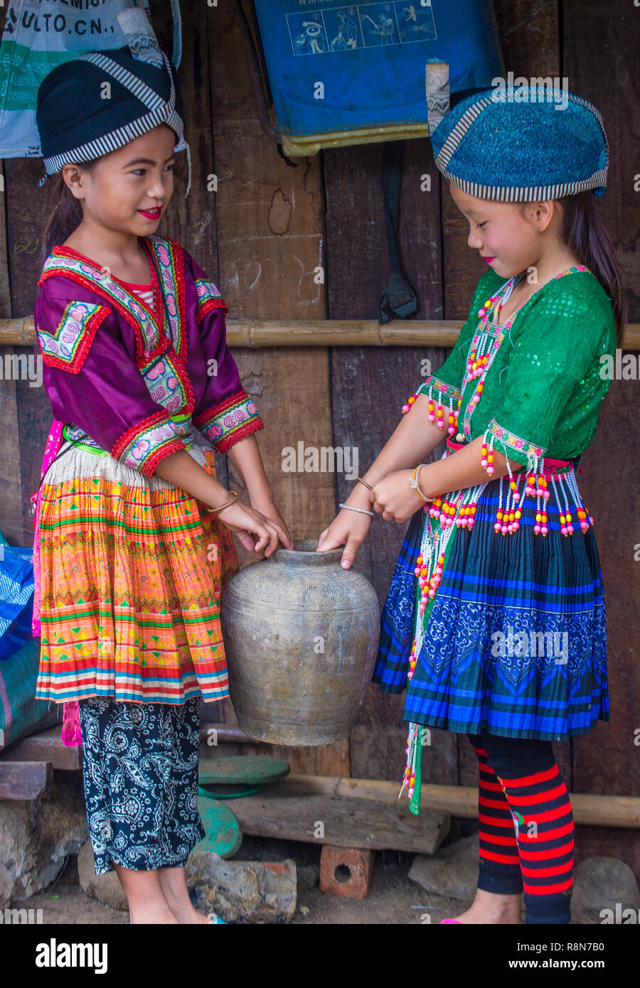 Hmong girls in traditional costume hi-res stock photography and images ...