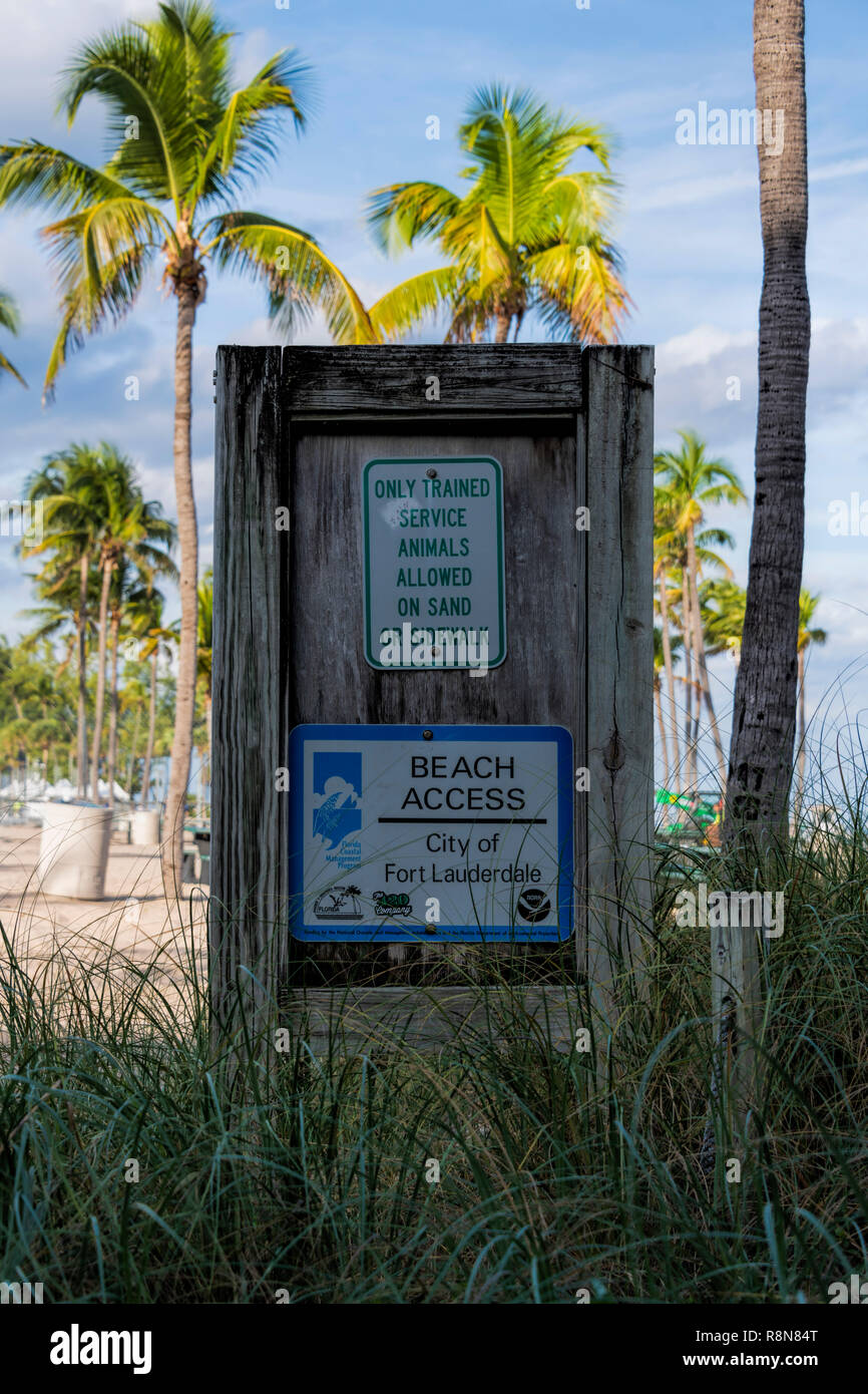 Wooden beach access sign on Florida Beach Fort Lauderdale Stock Photo ...