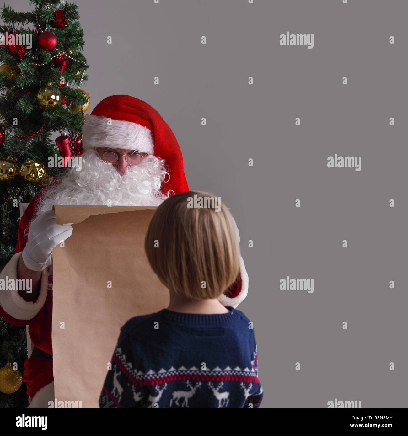 Small list boy hi-res stock photography and images - Alamy