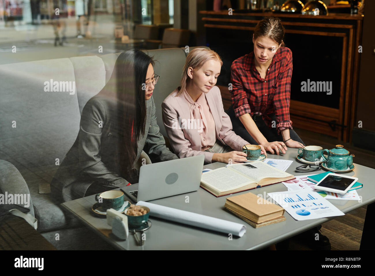 Studying in cafe hi-res stock photography and images - Alamy