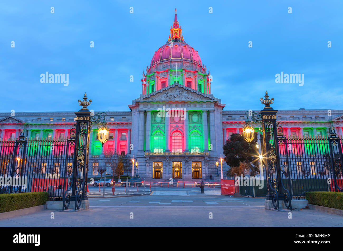 San Francisco City Hall light up to celebrate Christmas and the ...
