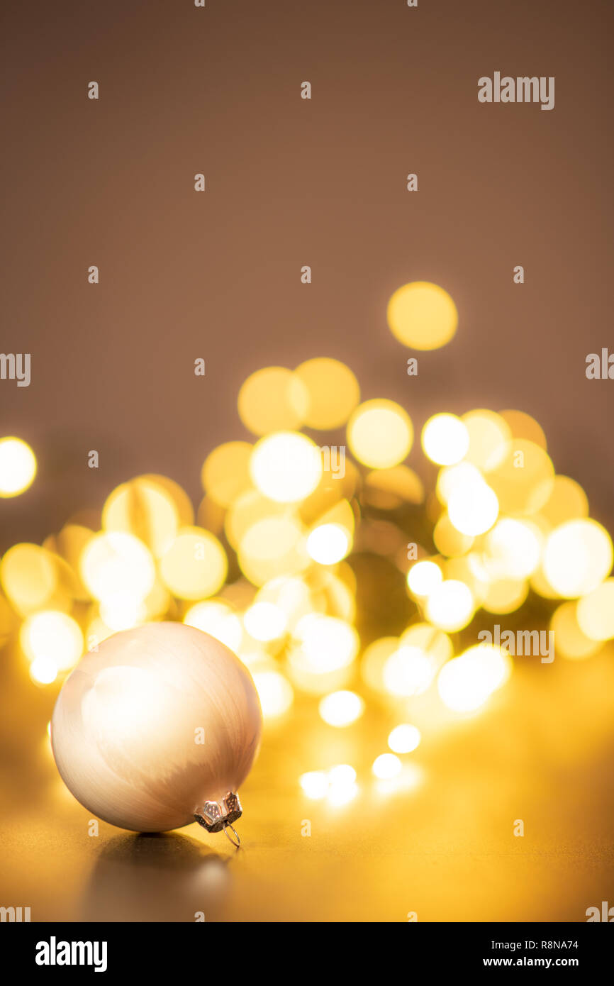 Gold back ground hi-res stock photography and images - Alamy