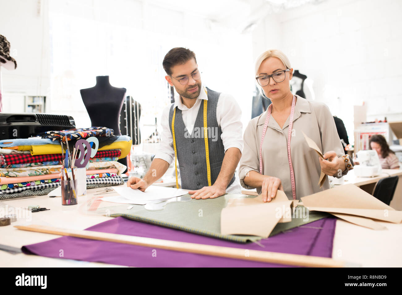Professional tailors work hi-res stock photography and images - Alamy
