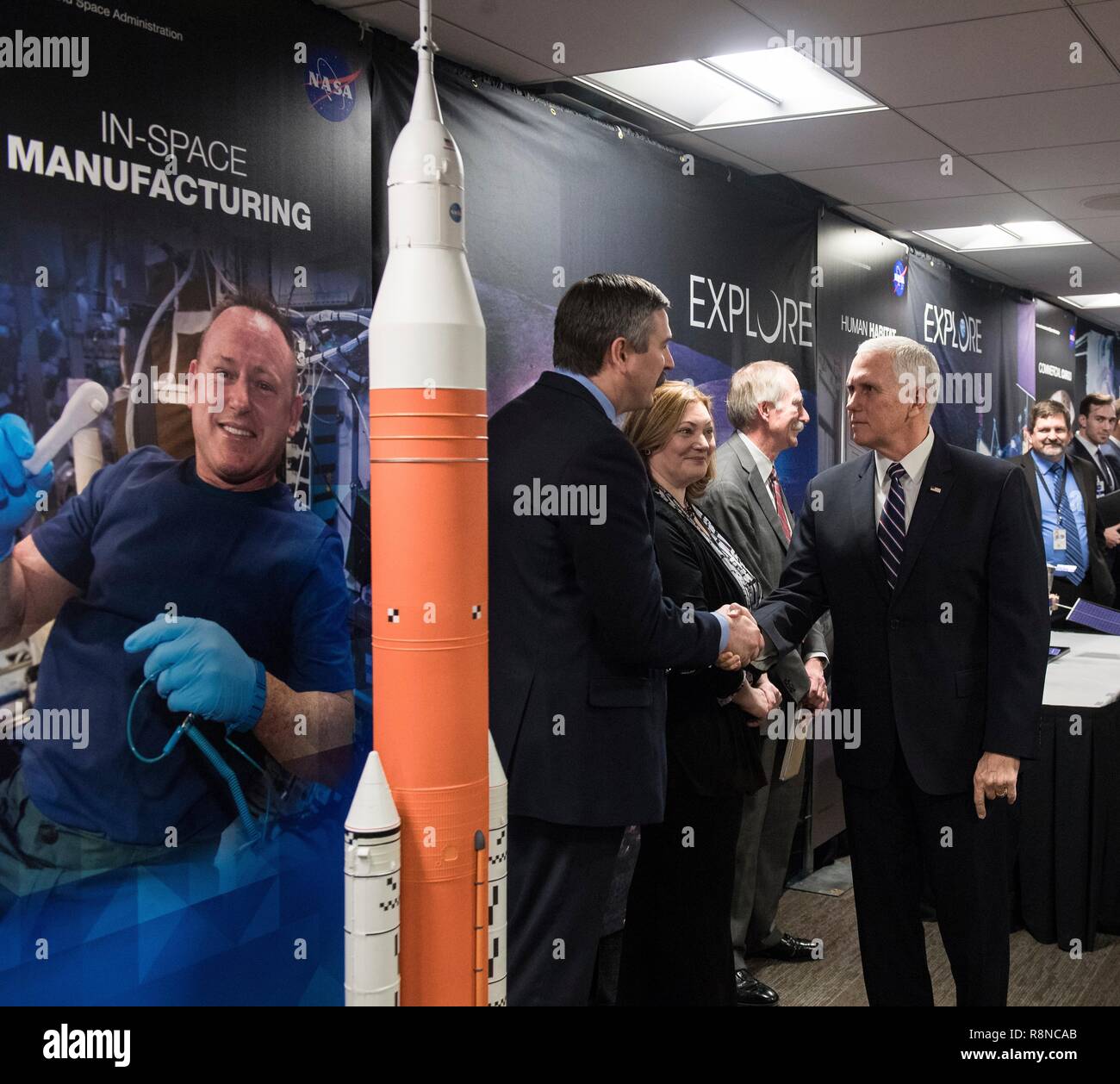 Space policy directive 1 hi-res stock photography and images - Alamy