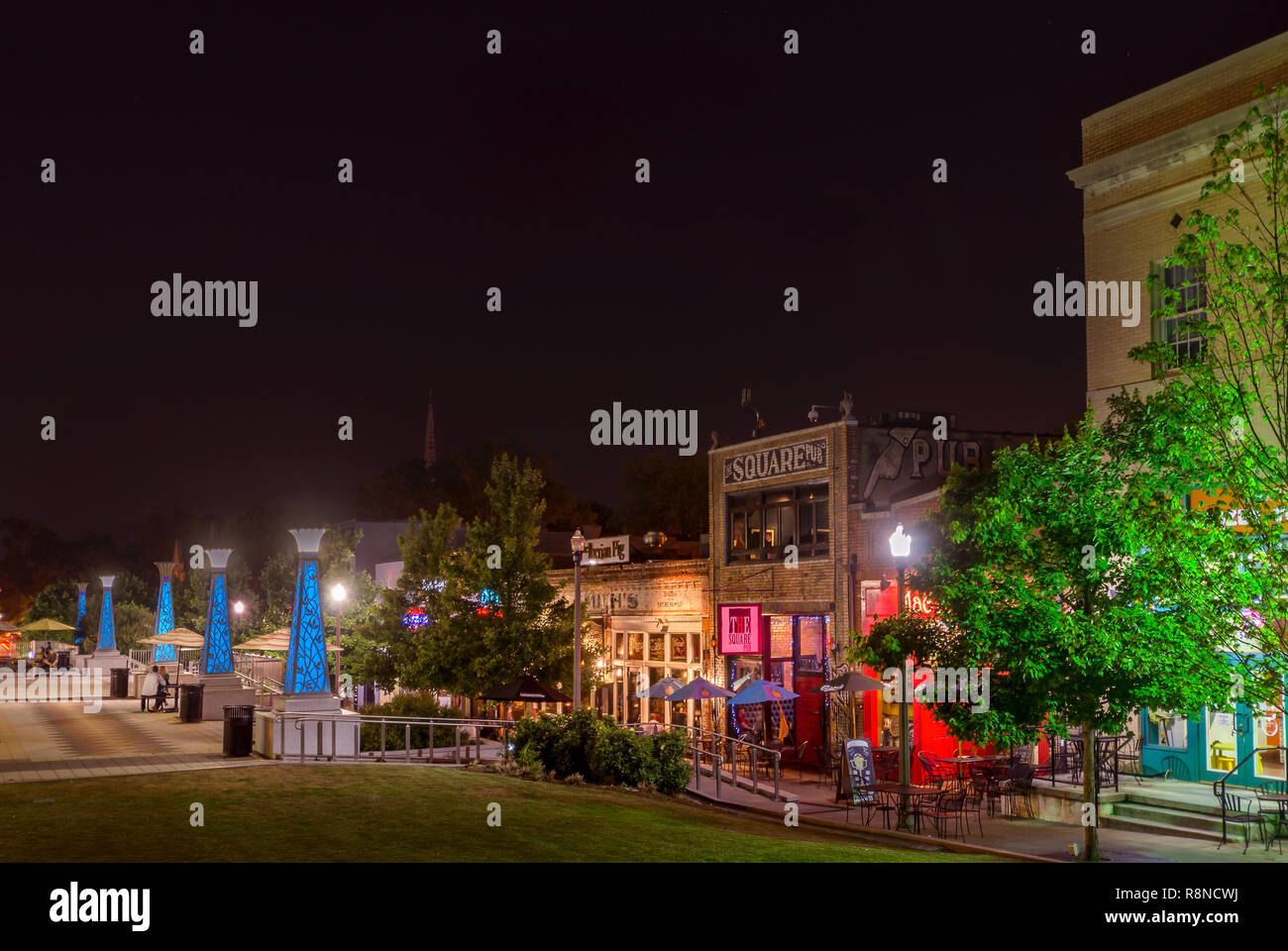 Downtown square hi-res stock photography and images - Alamy