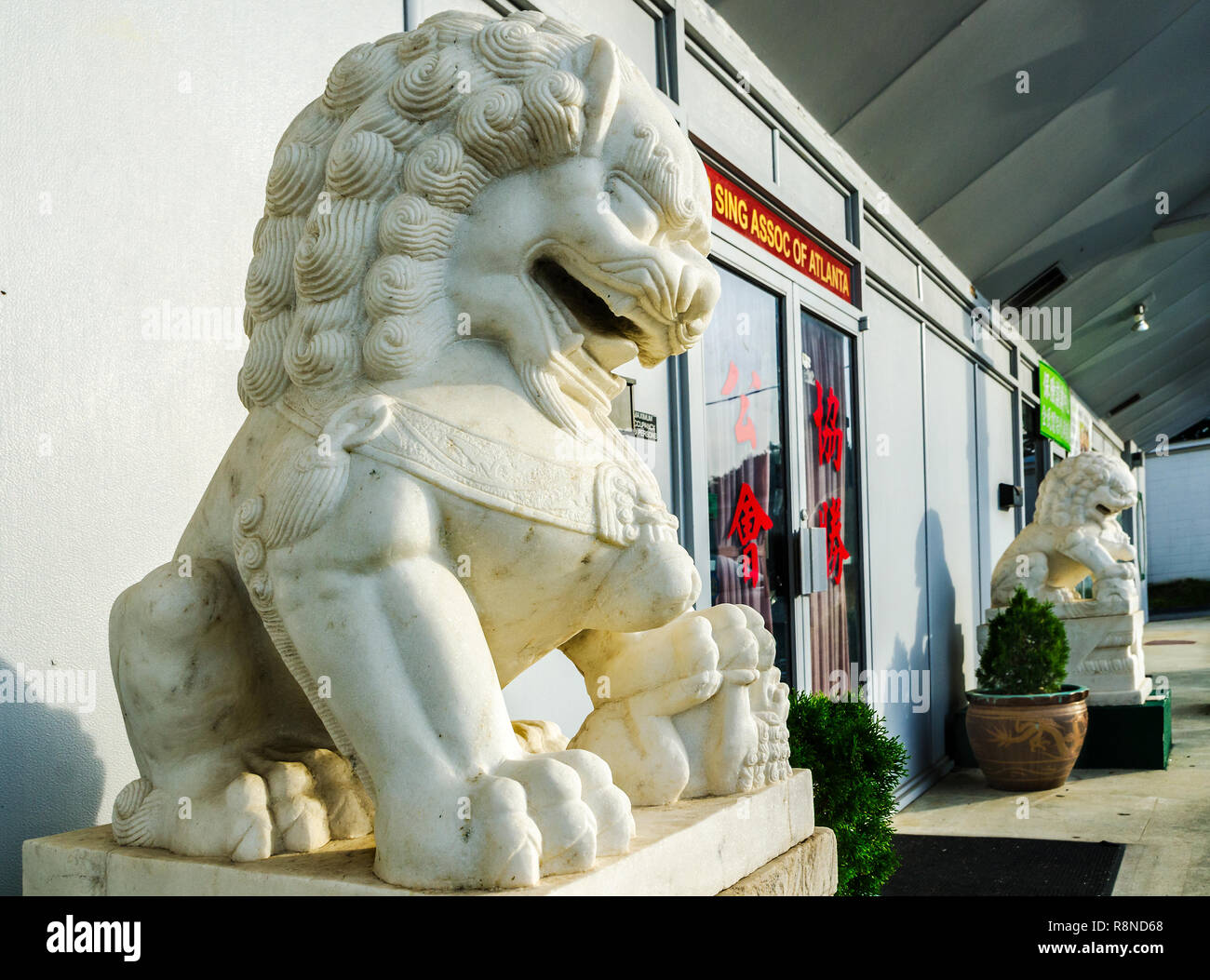 Tong sing hi-res stock photography and images - Alamy