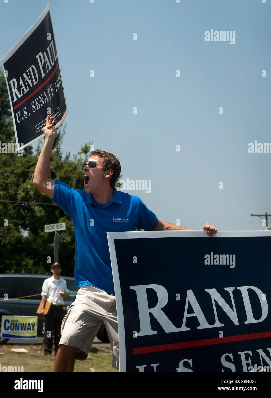 Political election signs hi-res stock photography and images - Alamy