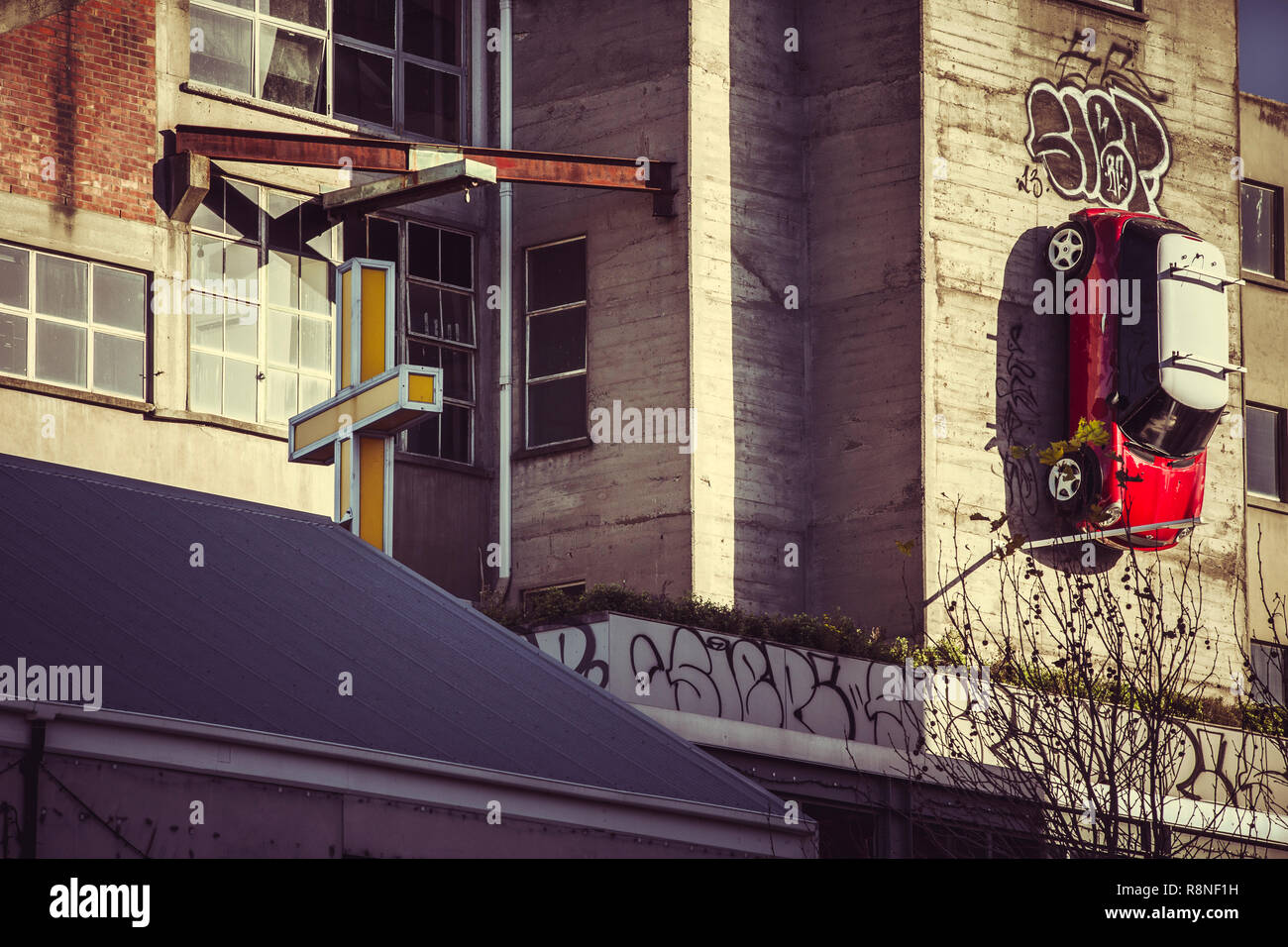Mini Cooper On The Wall Stock Photo - Alamy