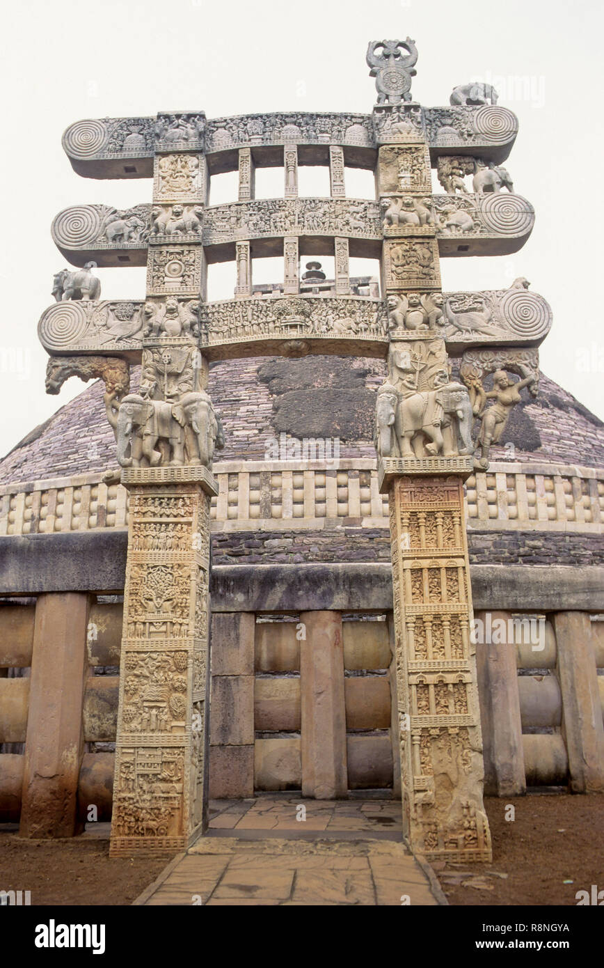 buddhist sanchi stupa, sanchi, madhya pradesh, India Stock Photo - Alamy