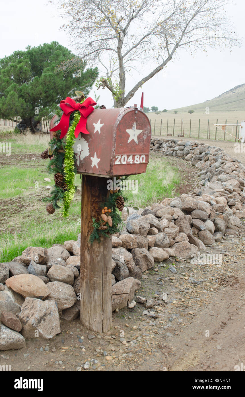 Rural mailbox christmas hi-res stock photography and images - Alamy