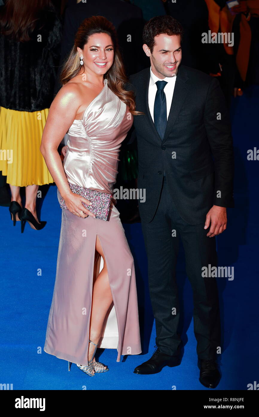 Kelly Brook and Jeremy Parisi at the Premiere of Mary Poppins Returns ...