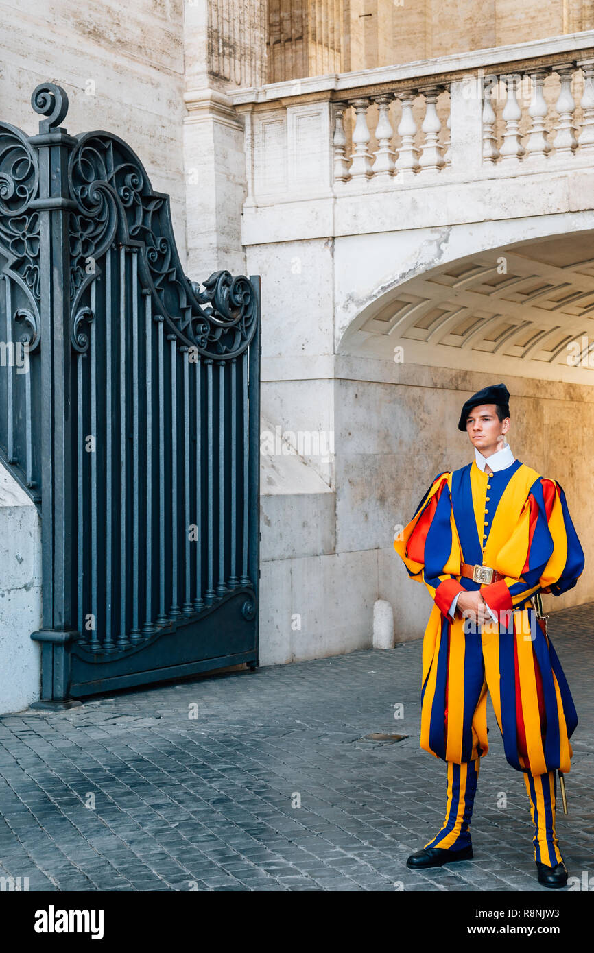 Vatican City - August 10, 2016 : Swiss Guard at Saint Peter's Basilica ...