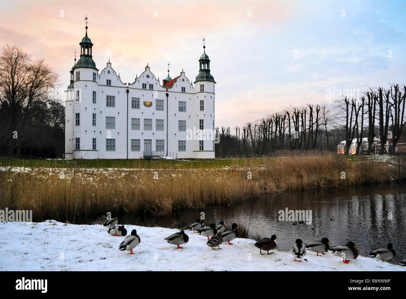 Schloss ahrensburg hi-res stock photography and images - Alamy