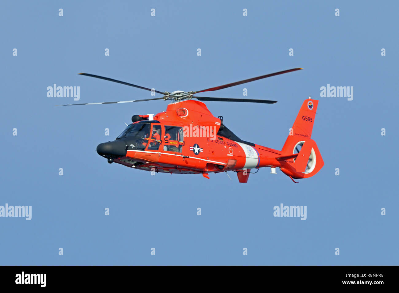 Us coast guard helicopter hi-res stock photography and images - Alamy