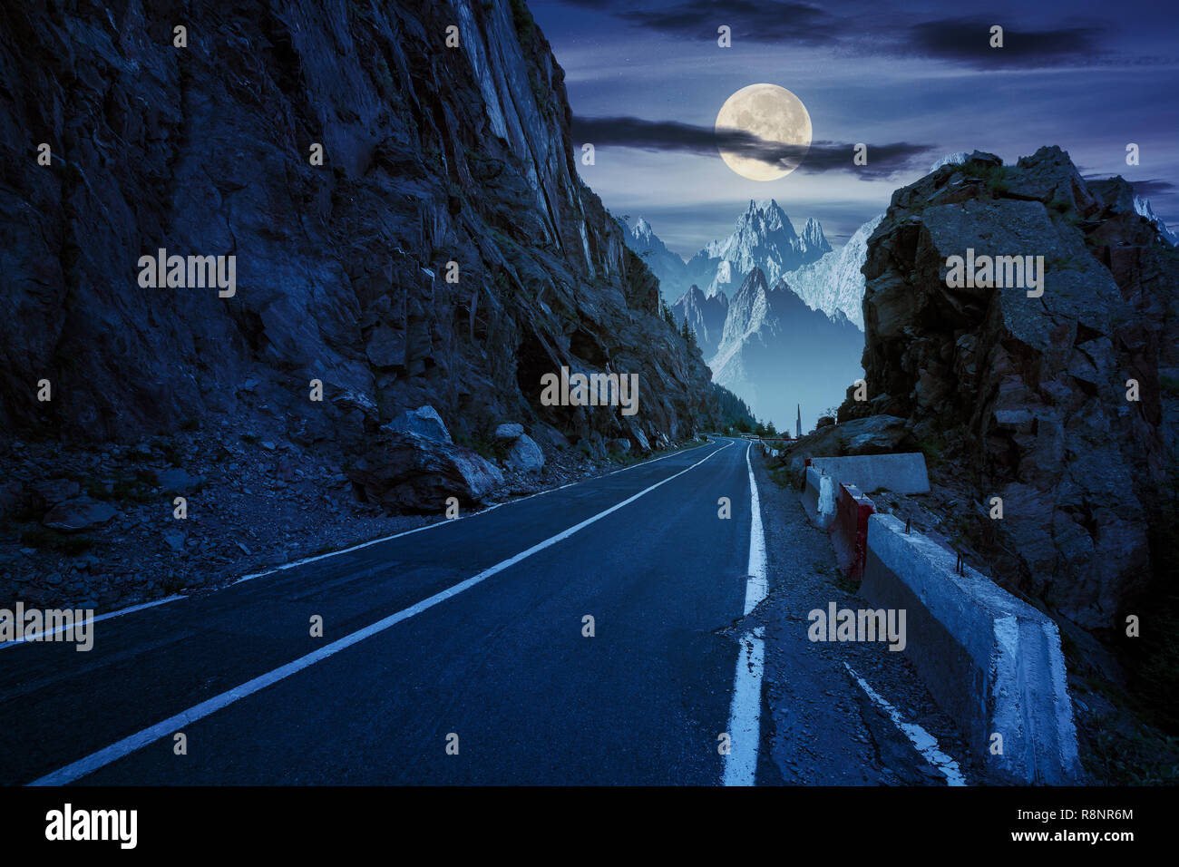 Gorge night cliff hi-res stock photography and images - Alamy