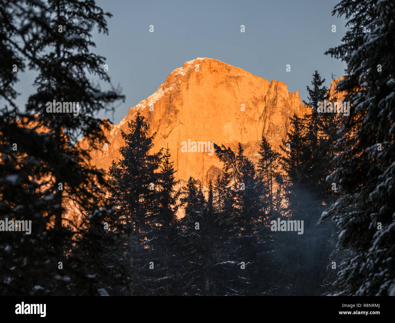 Beautiful sunset glow hi-res stock photography and images - Alamy