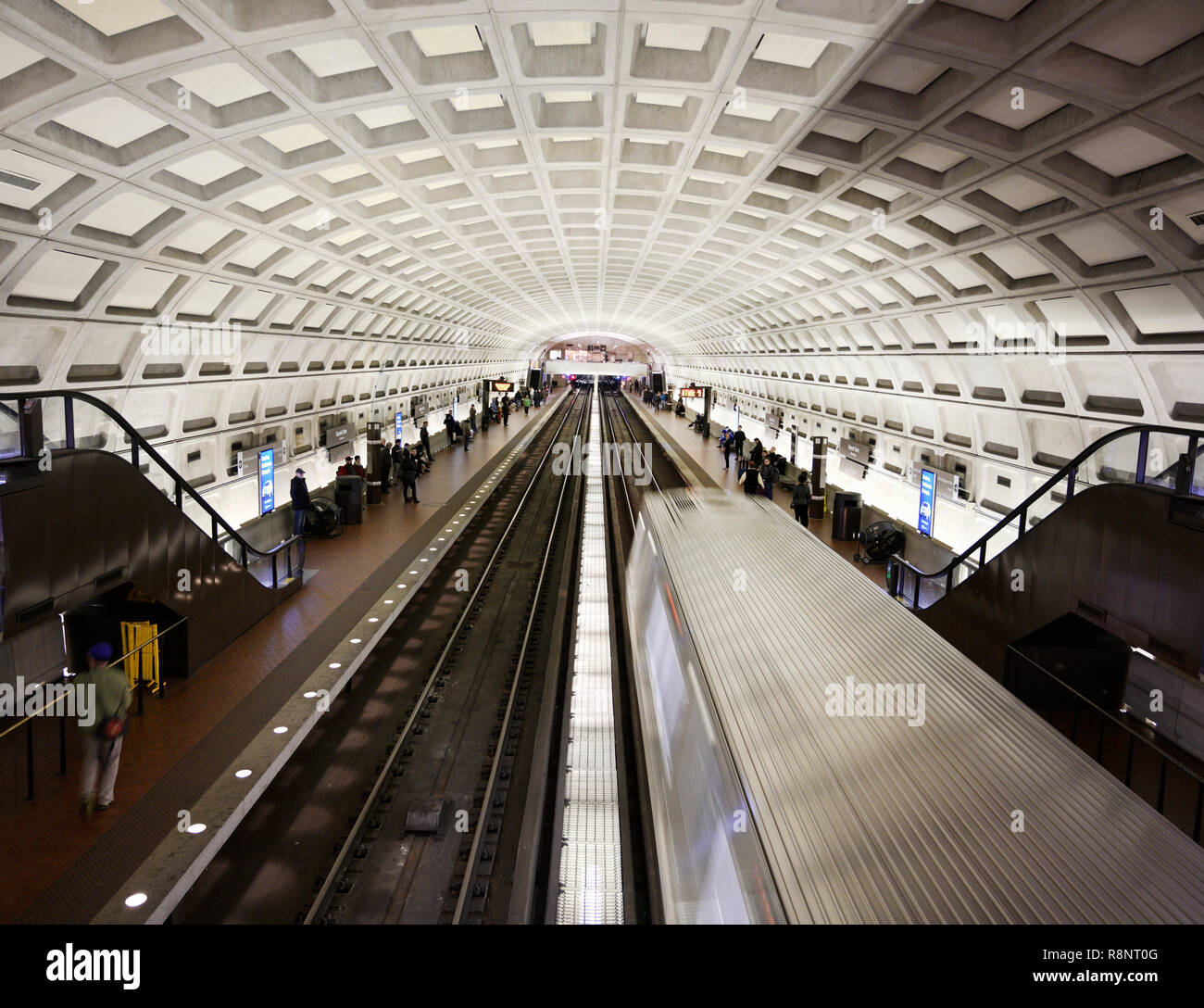 Washington dc metro train hi-res stock photography and images - Alamy