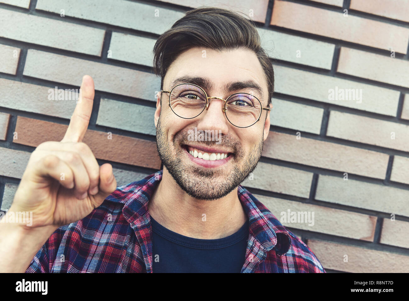 Man male looking up upwards hi-res stock photography and images - Alamy