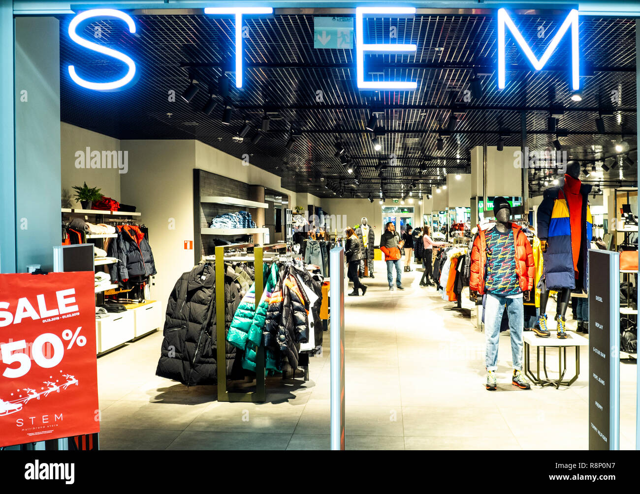 Stem store in Pramid mall Stock Photo - Alamy