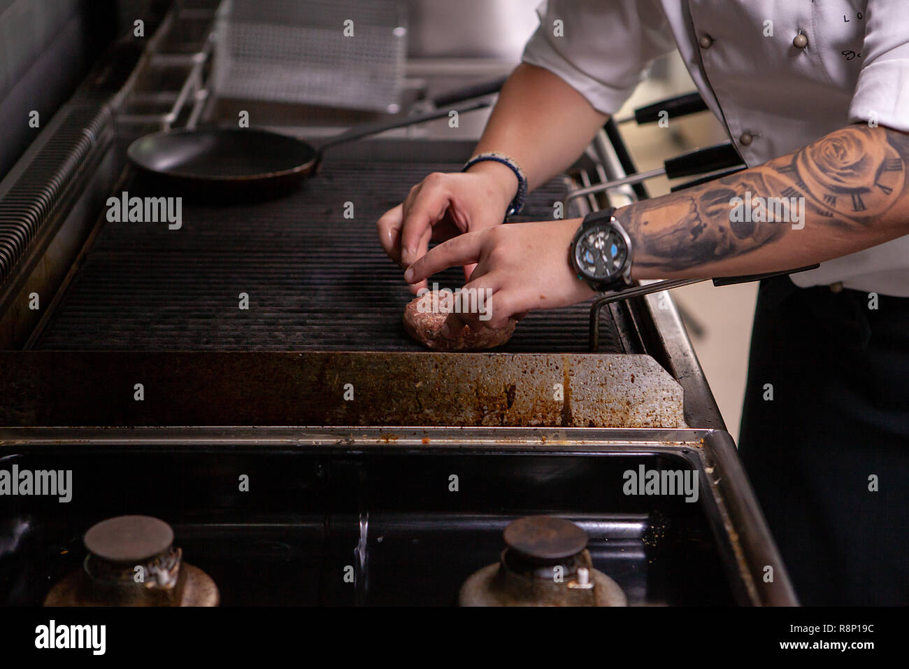 Family roast dinner restaurant hi-res stock photography and images - Alamy