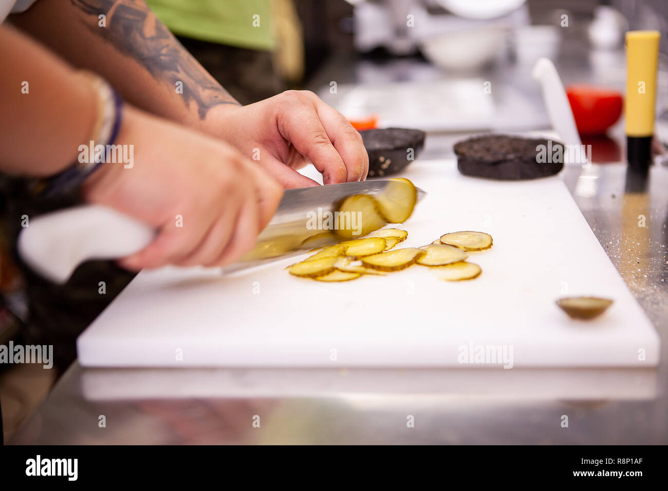 Burger restaurant female chef cooking hi-res stock photography and ...