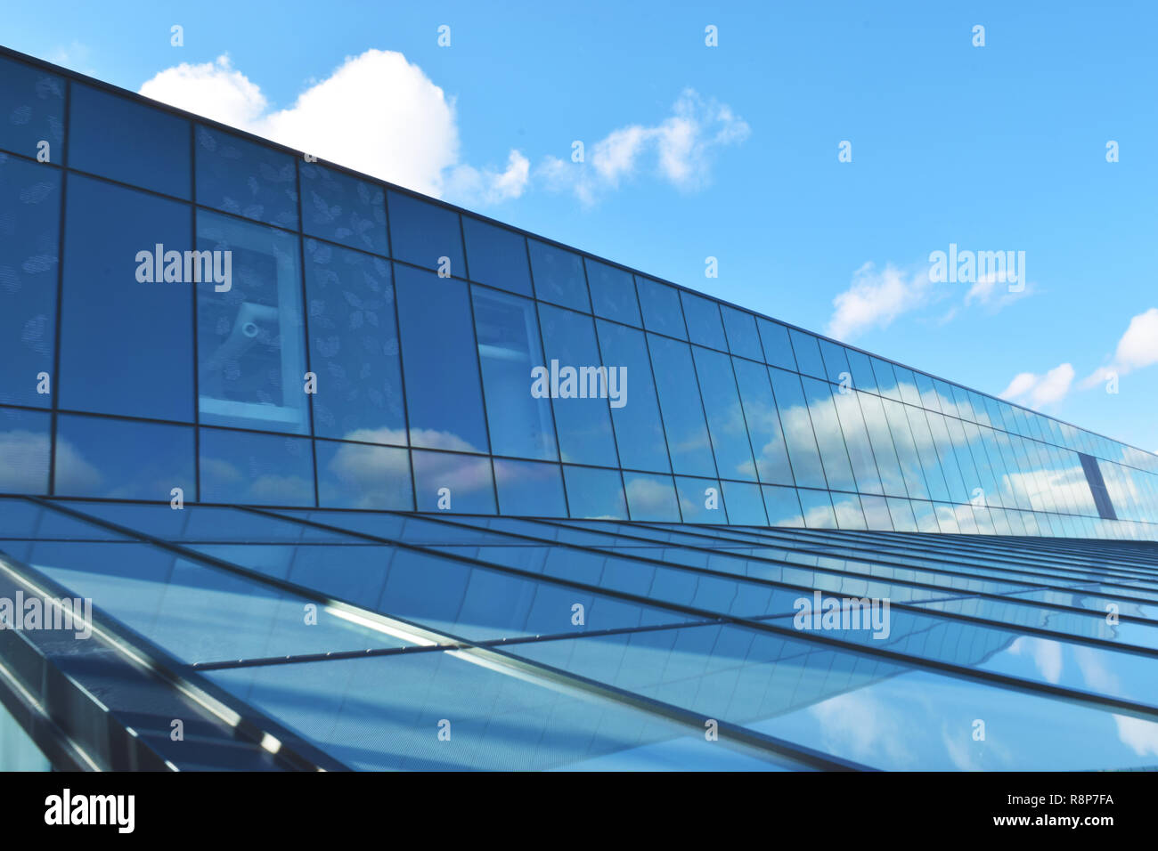 Glass wall hi-res stock photography and images - Alamy